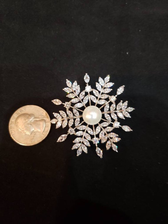 Elegant Silver Snowflake Brooch - Etsy