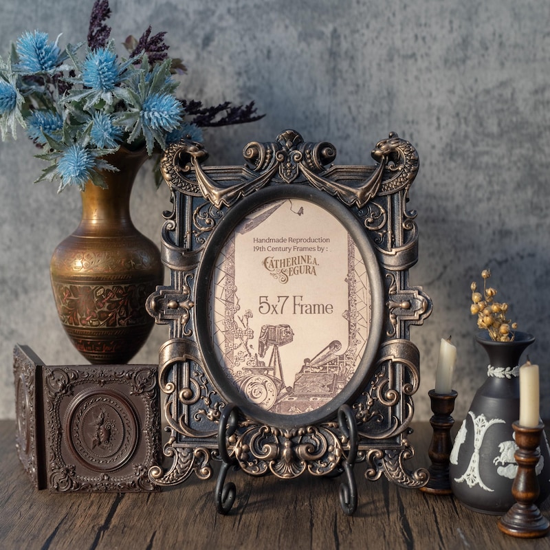 Oval Gothic Picture Frame - Etsy