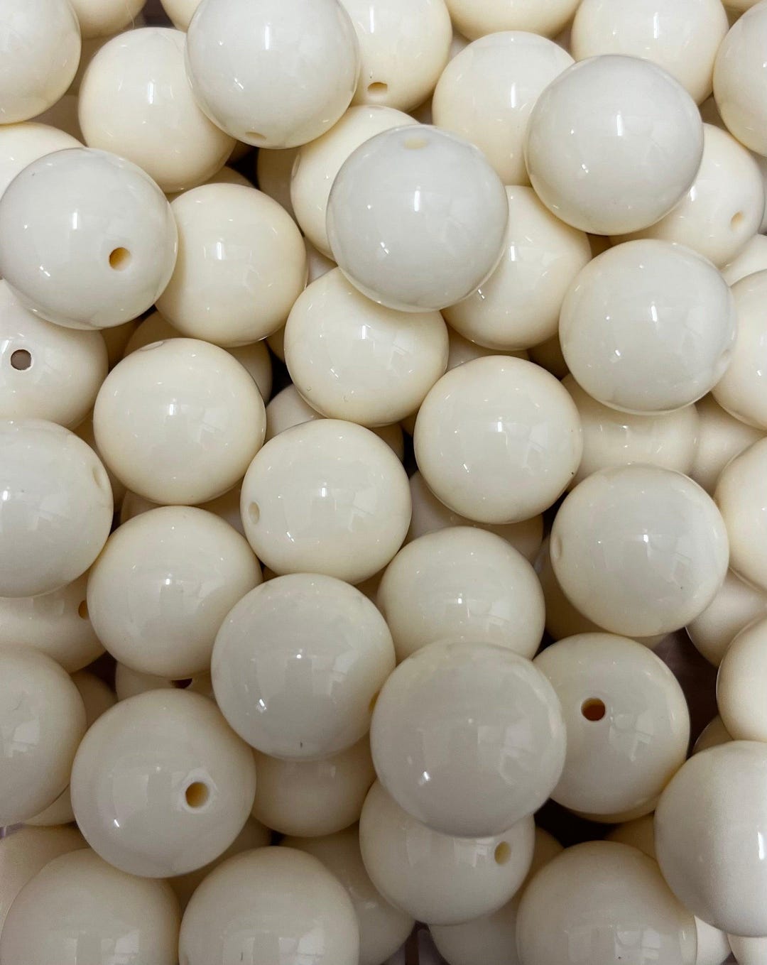 20mm Cream Bubblegum Beads – Glossy Round Beads for Jewelry, Crafts ...