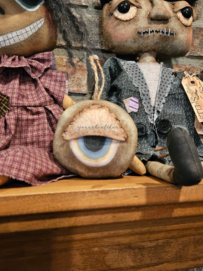 Primitive Eyeball Ornaments 4 Pcs, Cloth, Goth, Horror, Tiered Tray ...
