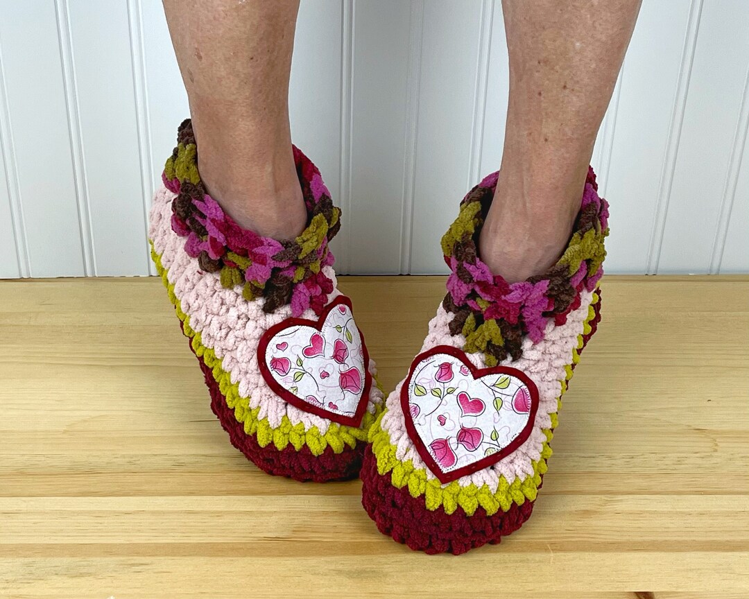 Pretty Pink HEARTS & ROSES Slippers - Comfy Chenille Slipper Socks ...