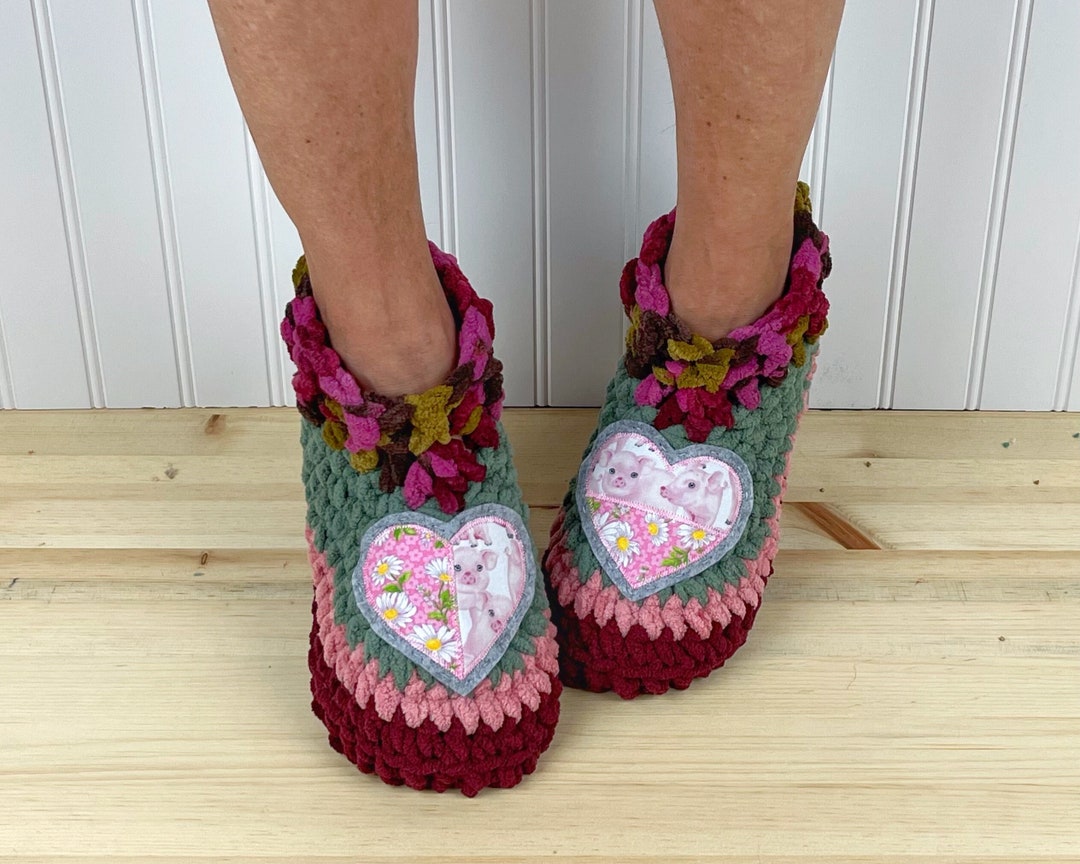 Cozy PIGS & HEARTS Slippers - Comfy Chenille Slipper Socks - Pig Lover ...
