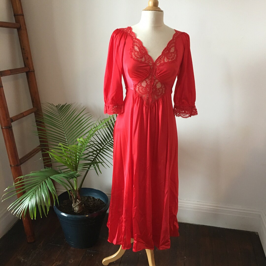 60s Vintage/ Sexy/ OLGA/ Negligee/ Plunging V-neck/ Lacy - Etsy UK