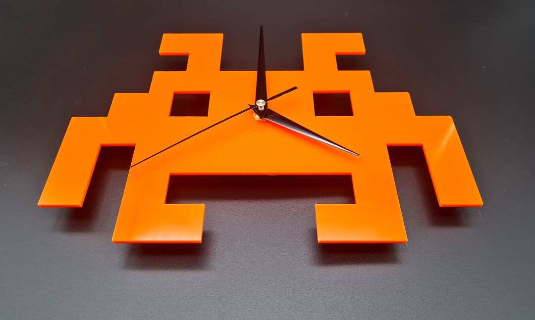 Space Invaders Retro Wall Clock 80's Arcade Game Clock Atari Game ...