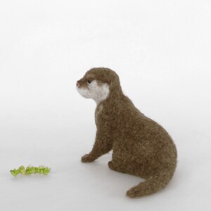 Realistic Needle Felted Baby Otter – Otter Wool Sculpture – Handmade ...