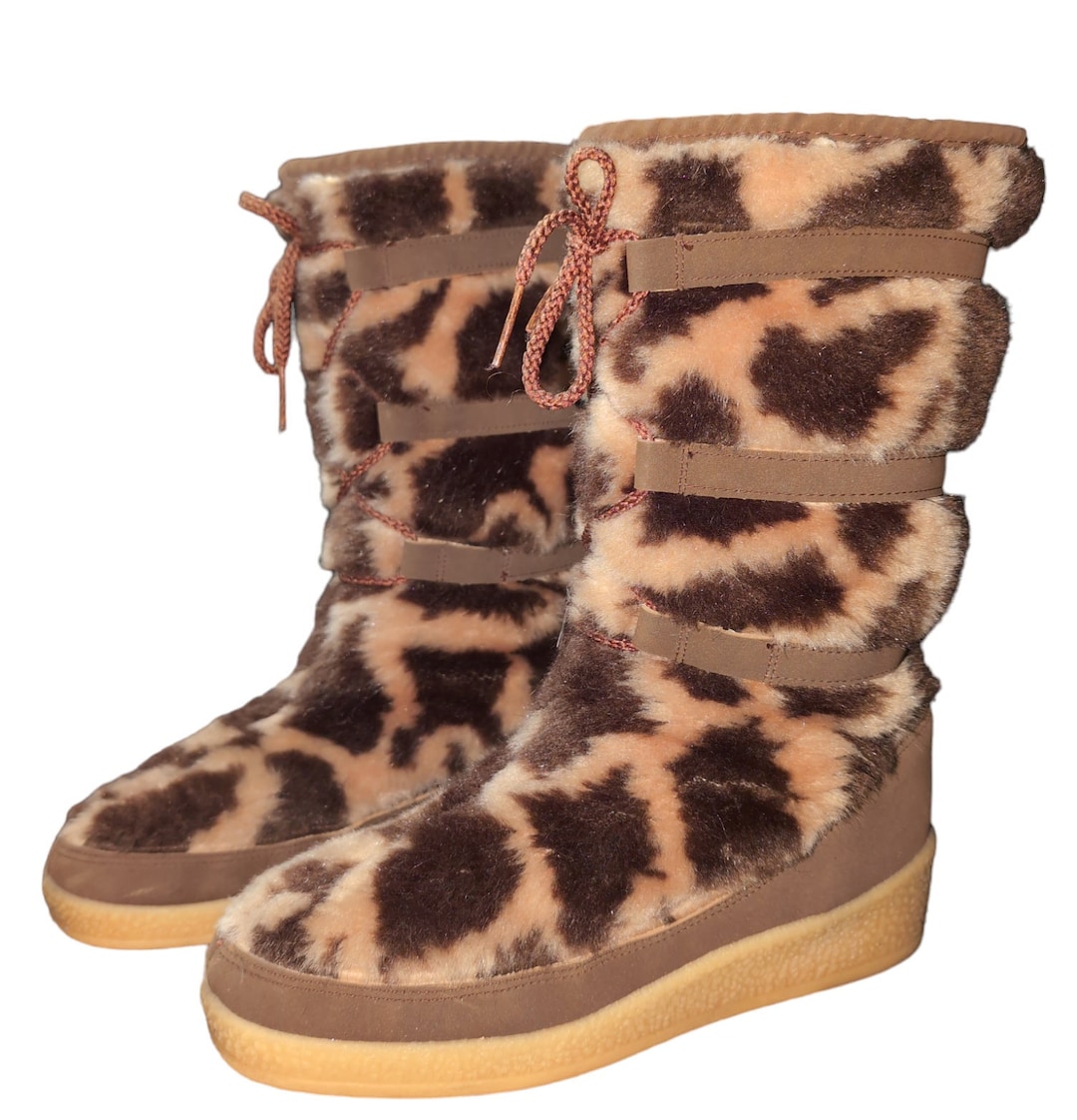 Vintage 1970s Faux Fur Snow Boots Brown Gum Sole Platform Winter Boots ...