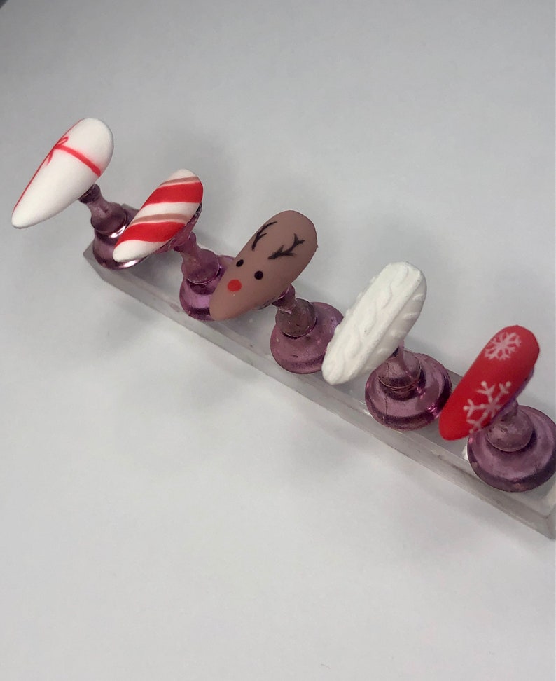 Rudolph the Red Nose Reindeer Christmas Press on Nails - Etsy