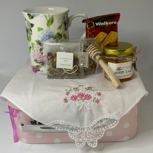 Charming Teacup Set Sampler for Tea Lovers and Special Occasions, Tea ...