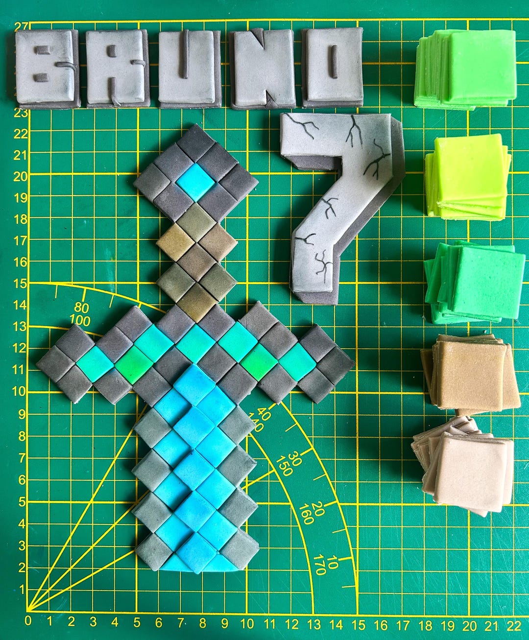 Minecraft Sword Cake Topper – Edible Decoration | Personalized Option ...