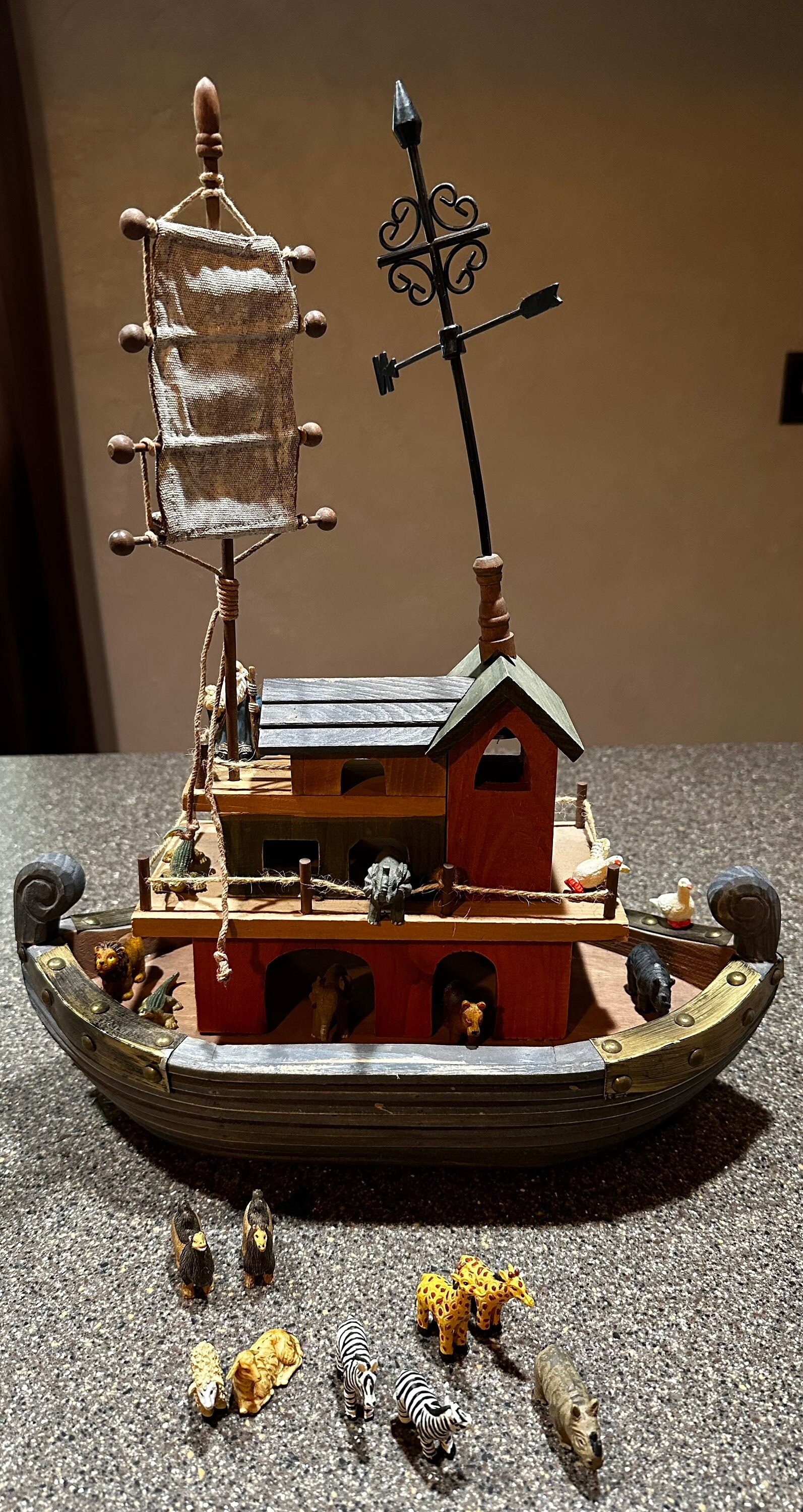 Vintage Wood Noahs Ark Collectible With Figurines of Noah - Etsy