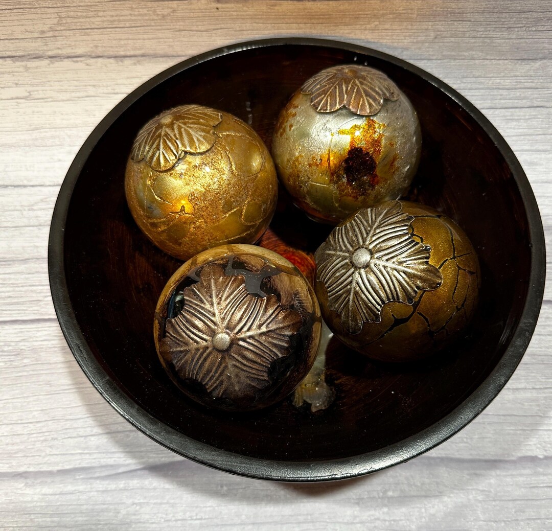 Large Footed Bowl With 4 Decorative Lacquered Spheres Table Decor ...