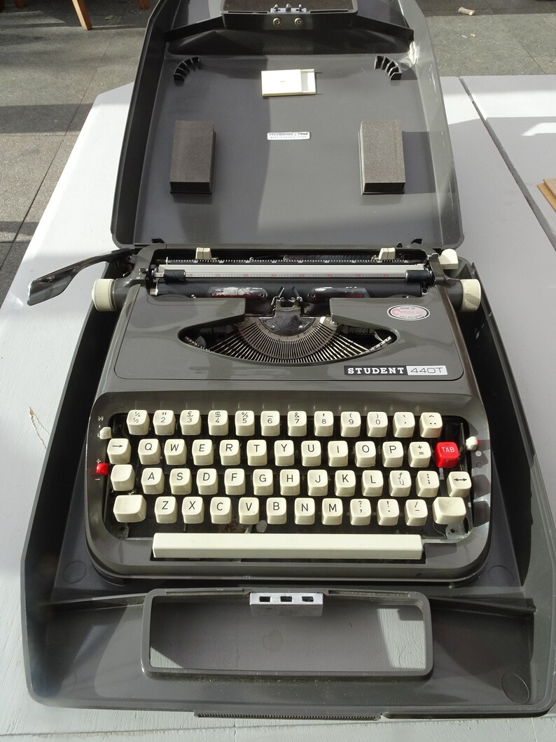 Student 440t Beautiful Typewriter in Suitcase also Known - Etsy