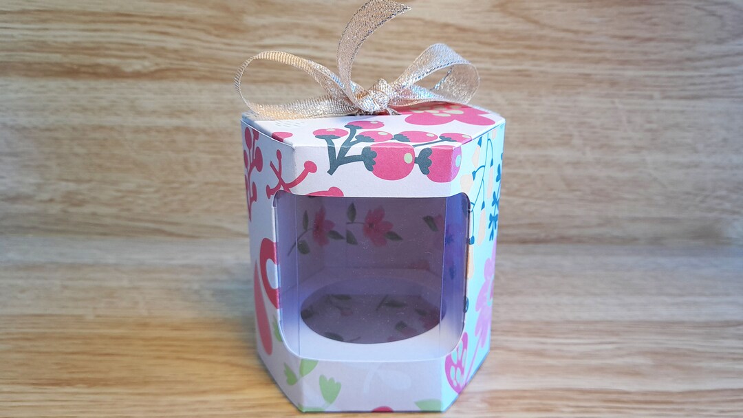 SVG File to Cut a Six-sided Cupcake Box With Retaining Insert and ...