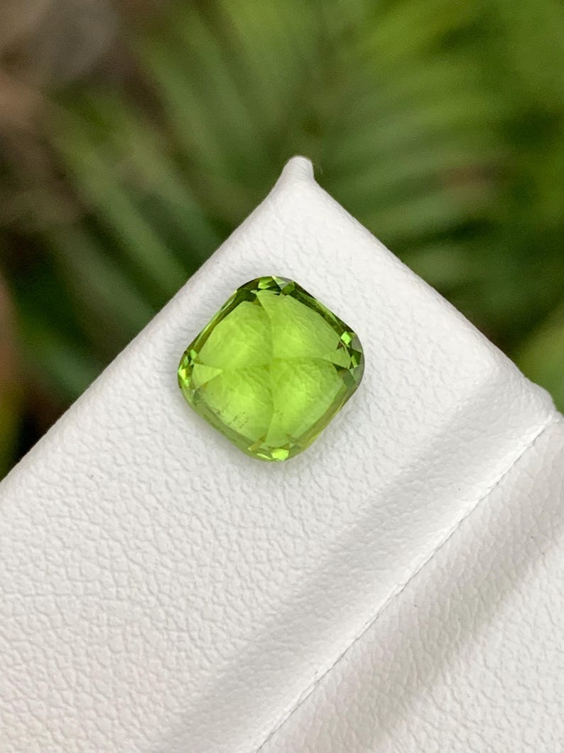 2.30 Ct Green Peridot Gemstone: Cushion Cut, Natural Pakistan Stone - Etsy
