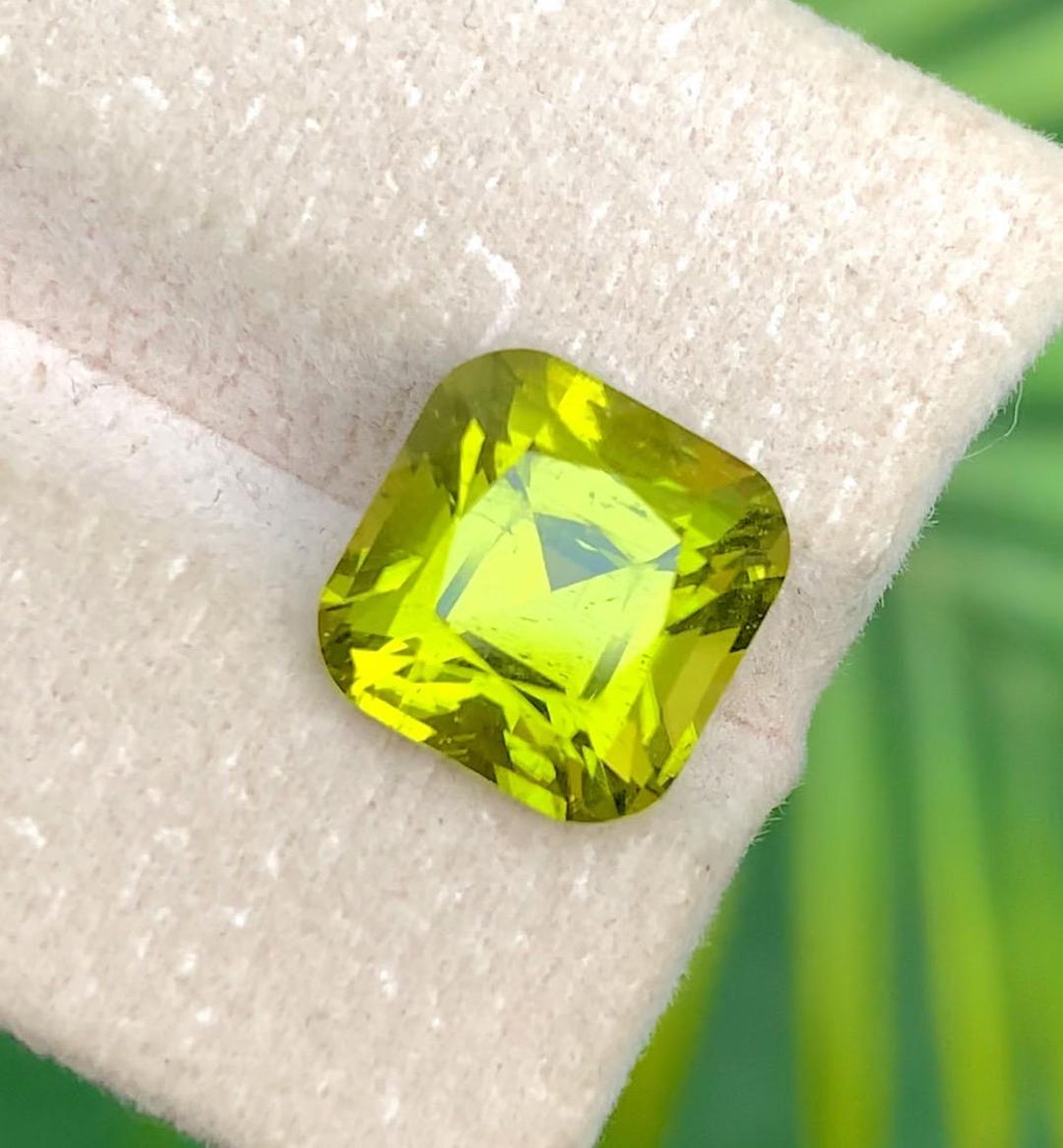 6.25 Ct Olive Green Peridot • Cushion Cut Loose Gemstone - Etsy