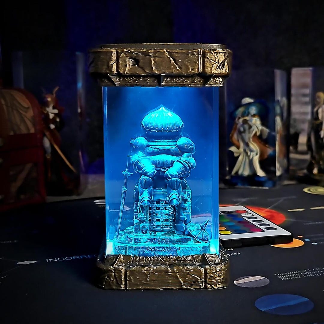 Sie.gm.eyer of Ca.tari.na Onion Knight Custom Epoxy Resin Art Lamp ...