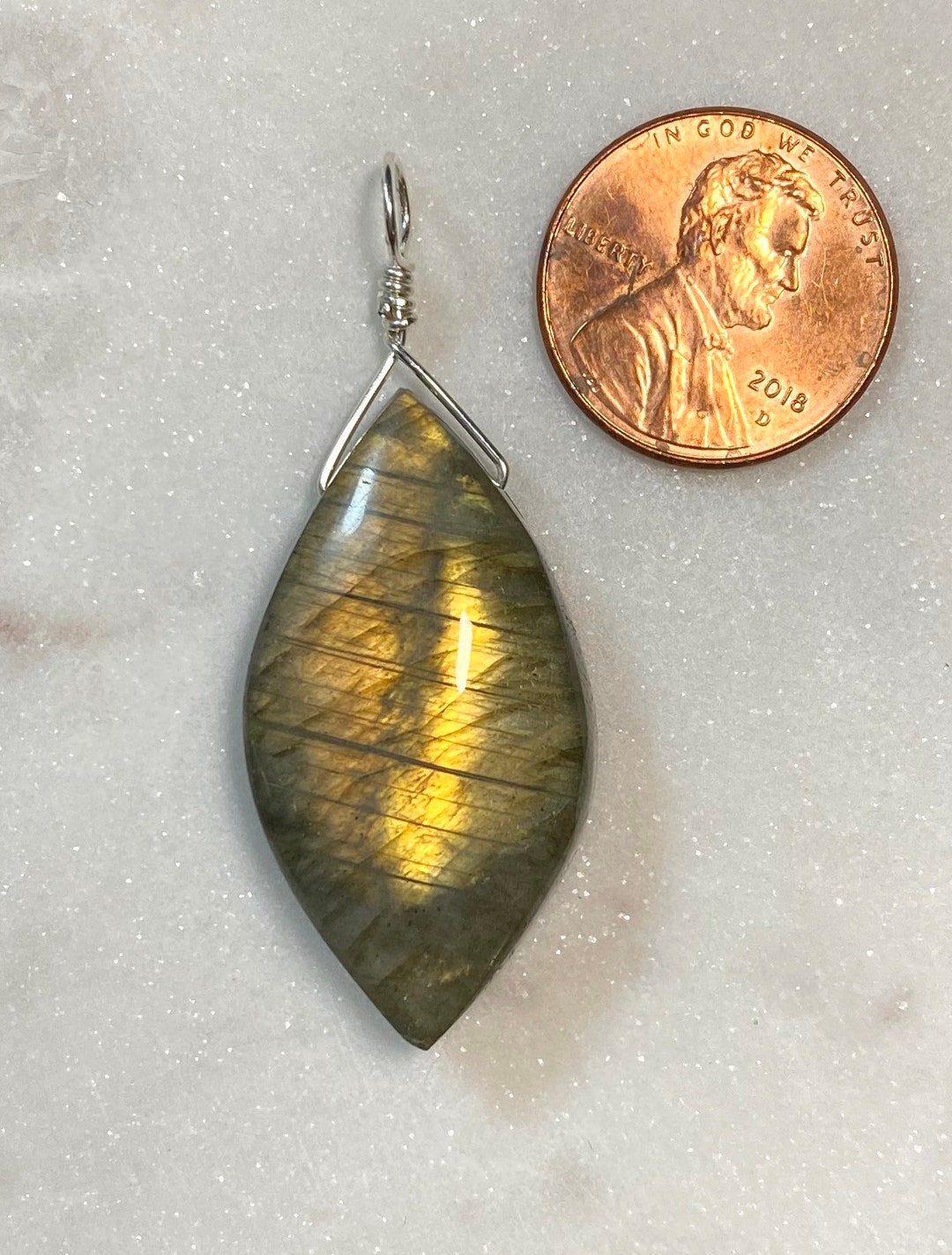 Beautiful Gold & Green Labradorite Pendant. Unique Labradorite Pendant ...