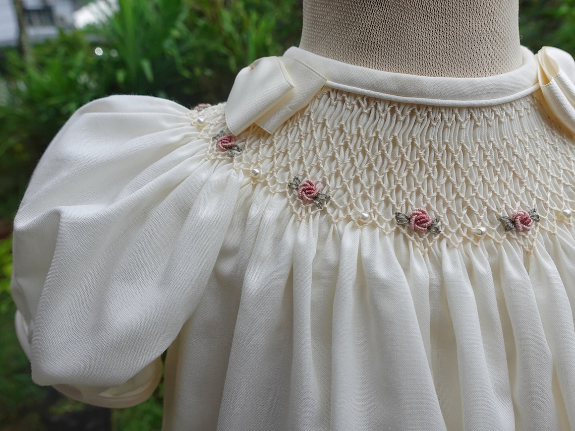 Hand-smocked Bishop Dress Classic Style Smocking Dress Size 12 24 ...