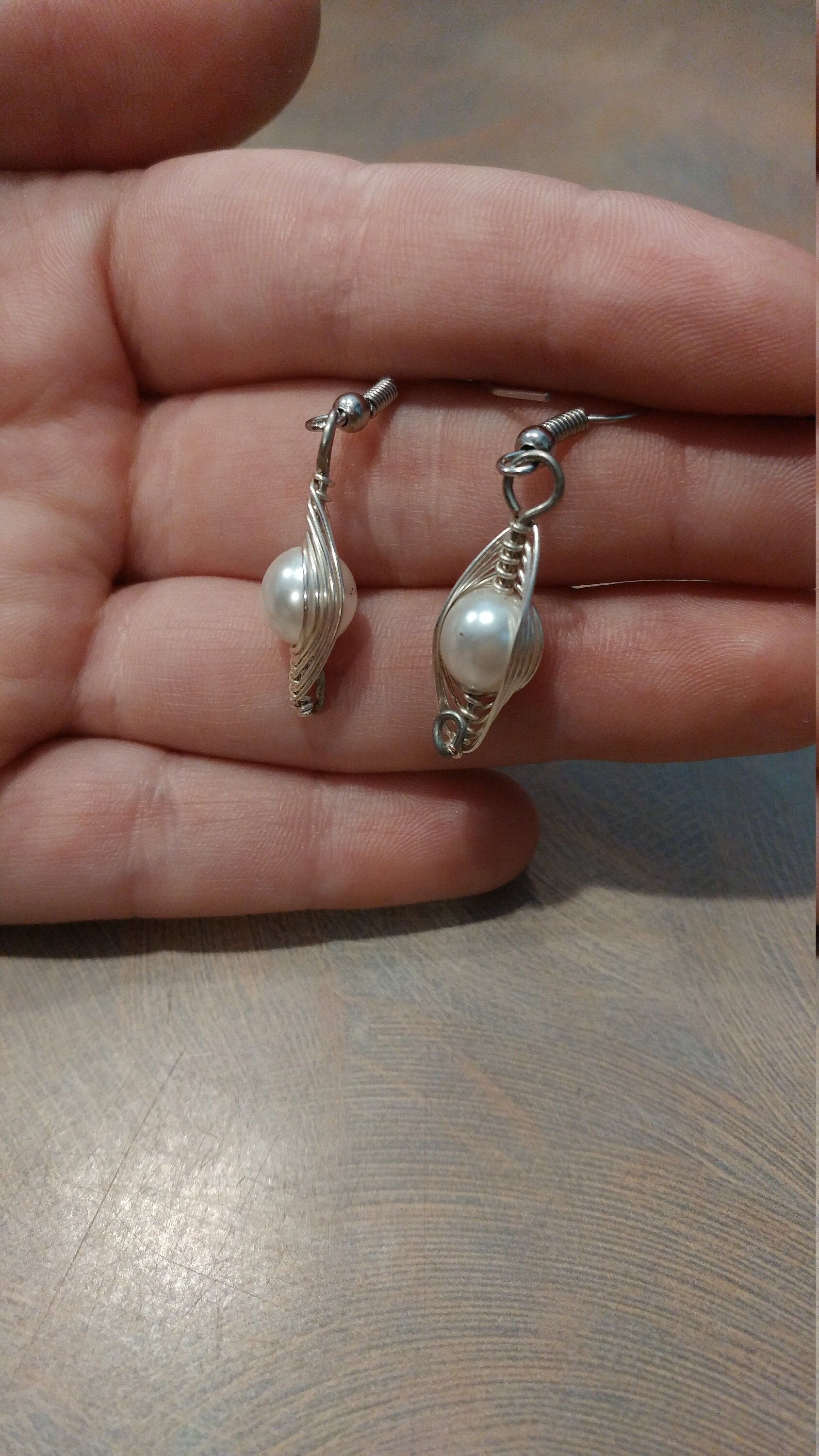 White Pearl Glass Herringbone Wire Wrapped Earrings - Etsy