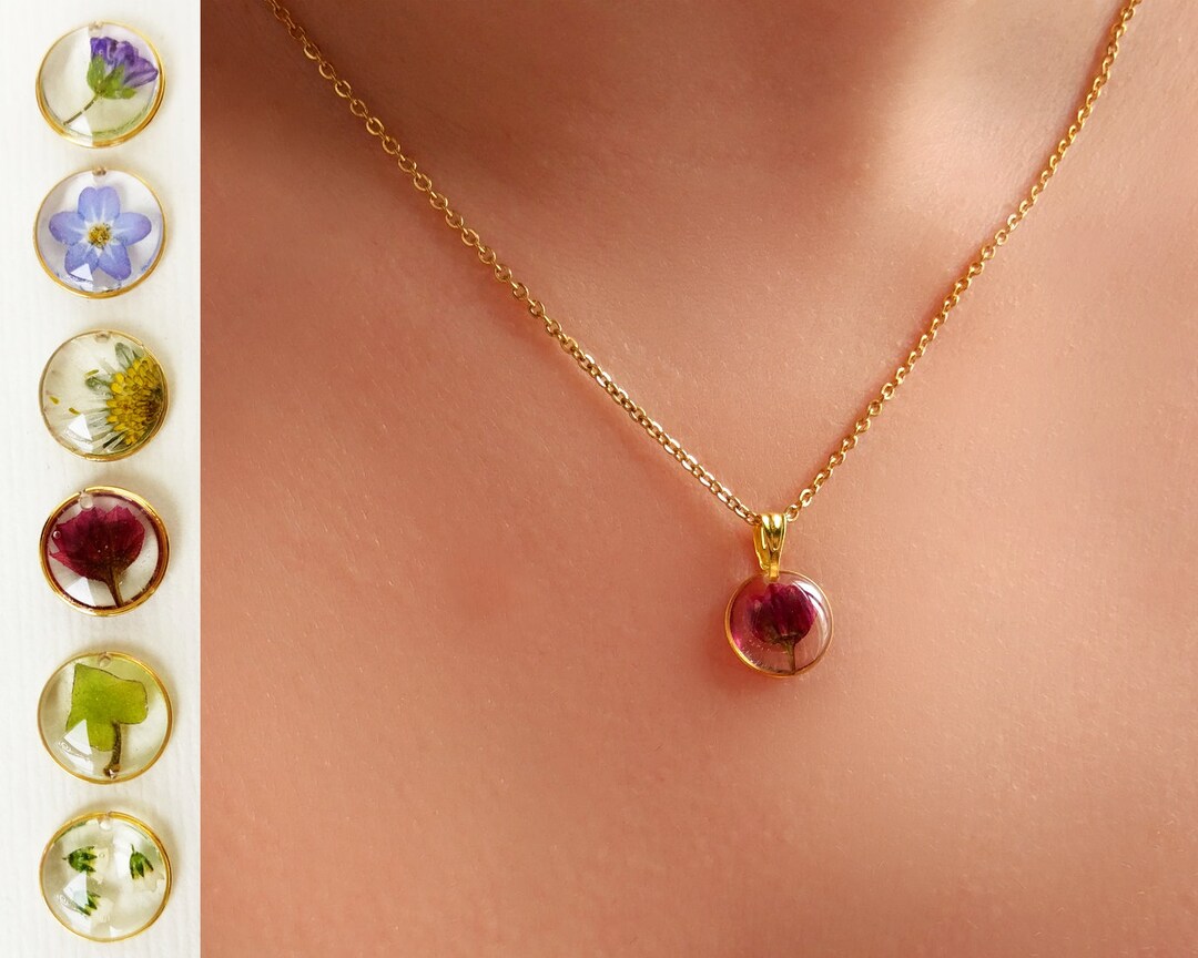 Small Pressed Flower Necklace, Dainty Resin Necklace, Minimalist Floral ...