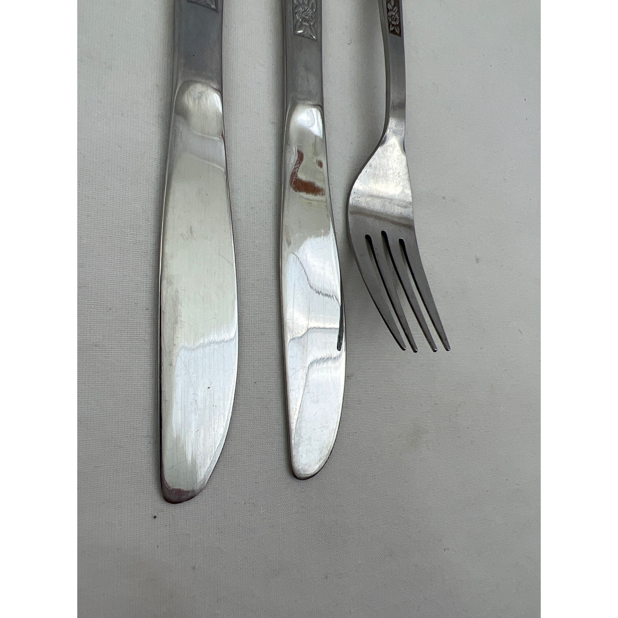 Imperial Serta Hull Canpus Queen Knife & Fork Flatware Floral Pattern ...