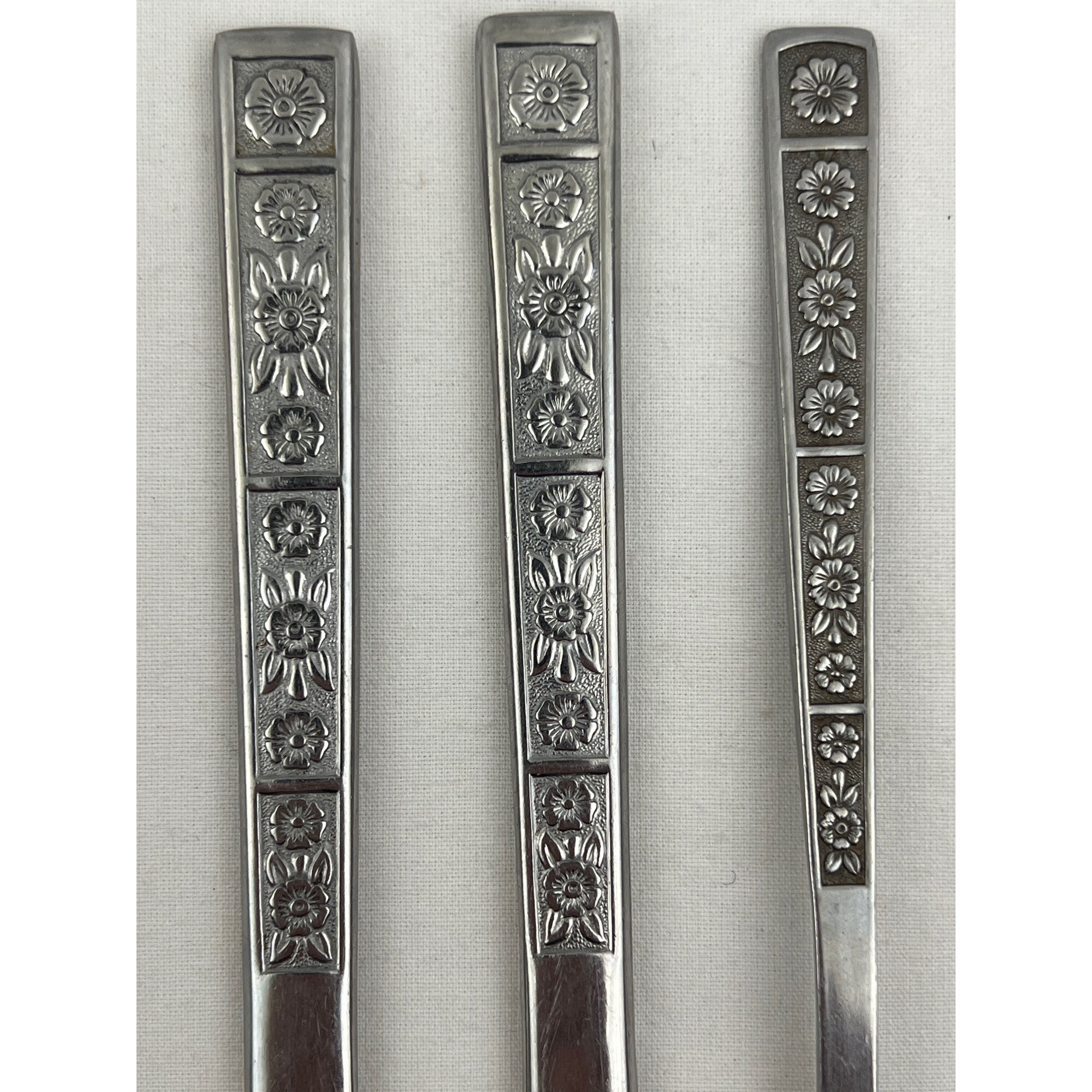 Imperial Serta Hull Canpus Queen Knife & Fork Flatware Floral Pattern ...