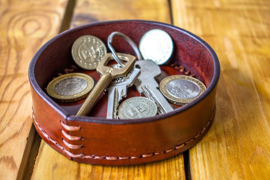 Round Valet Tray Jewelry Tray Leather Key Tray Desk Vallet | Etsy