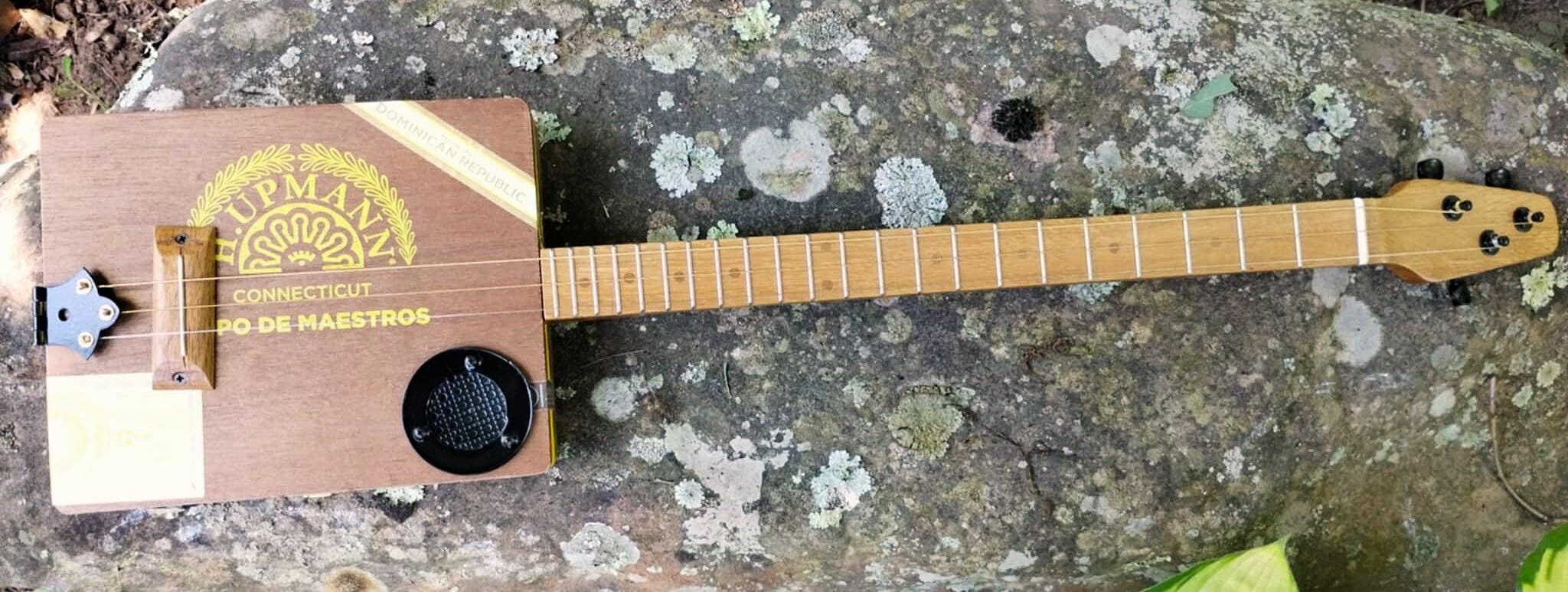 Tinyguitars ELECTRIC Cigar Box Guitar SUPERB Player - Etsy