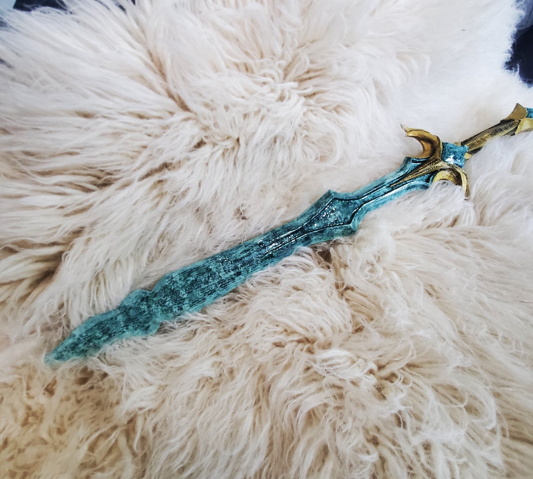 Elder Scrolls / Skyrim Glass Great Sword - Etsy