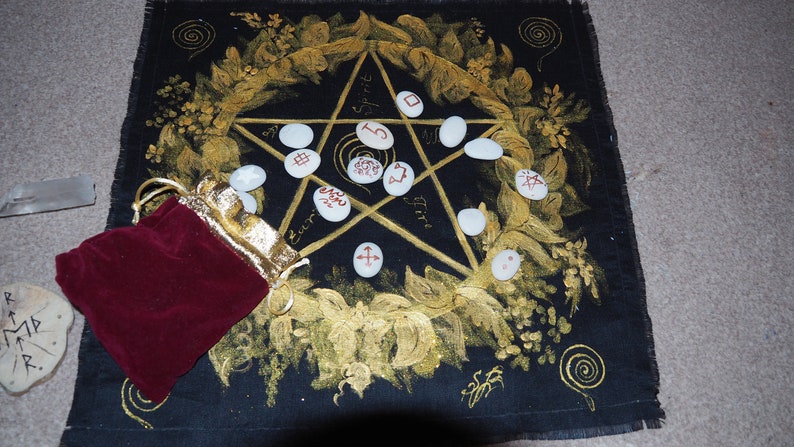 Altar Cloth Pentacle, Tarot Cloth, Runic Cloth,gift for Witch,ritual ...