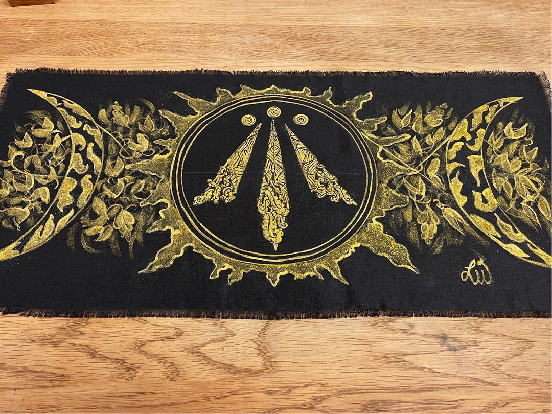 Awen Altar Runner - Celtic Druid Altar Cloth - Welsh Symbol of ...