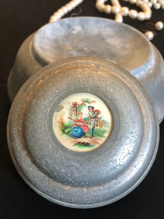 Vintage Powder Box, Wind Up Musical Metal Powder Box … - Gem