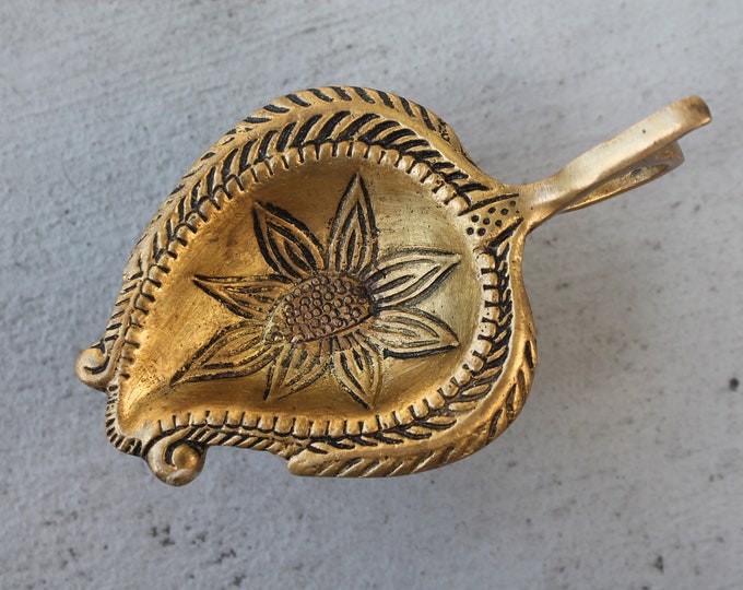 Vintage Brass Oil Lamp, Namaste Hand Shape, Indian Brass Decor, Home ...