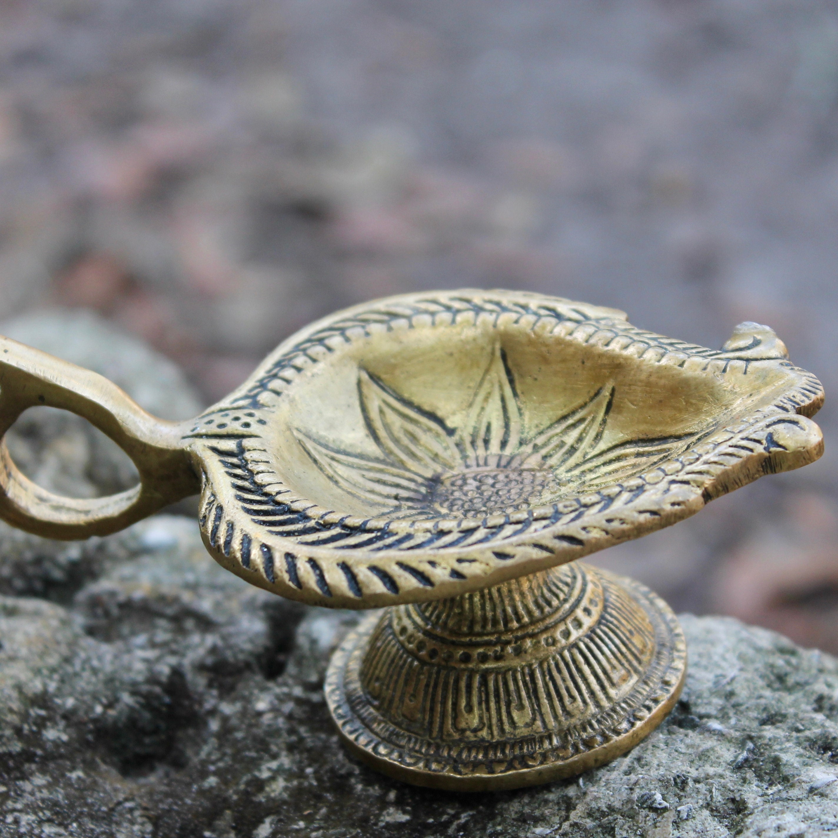 Vintage Brass Oil Lamp Leaf design Indian Brass Decor Home | Etsy