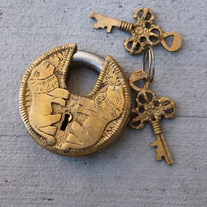 Vintage Padlock - Lion Animal Shape Antique Working Lock - Engraved ...