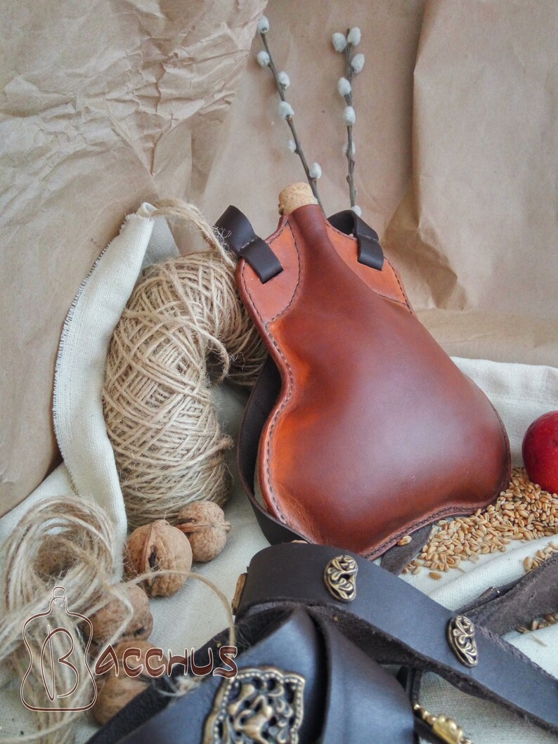 700ml hephaestus Leather Drinking Bottle Costrel | Etsy