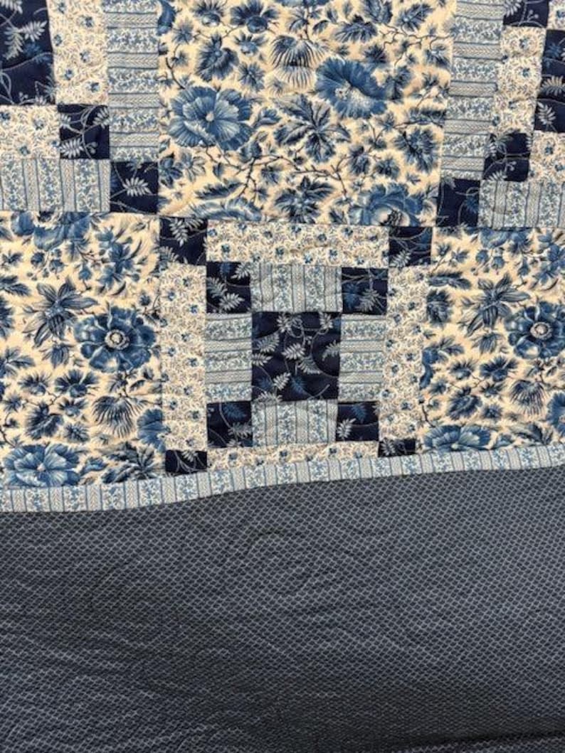 Sacre Blue Floral Quilt – Ready Made 55" X 73" - Etsy