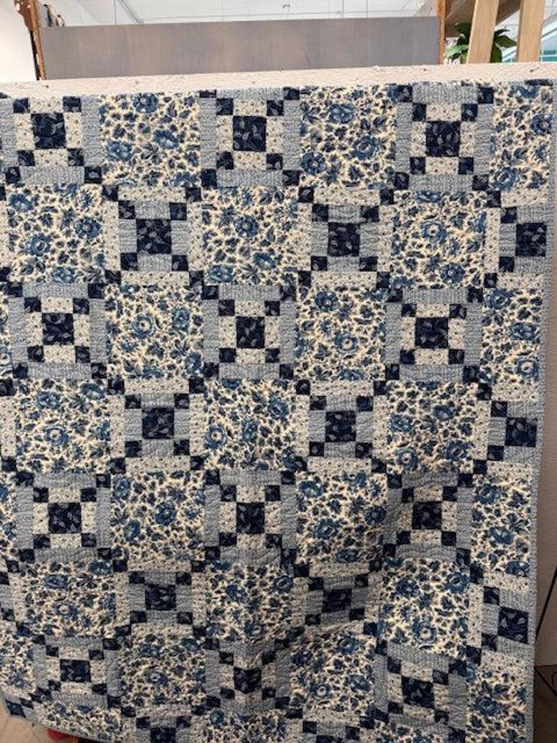 Sacre Blue Floral Quilt – Ready Made 55" X 73" - Etsy