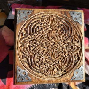 Celtic Knot Wood Circular Box, Irish Wooden Box, Welsh Medium Keepsake ...