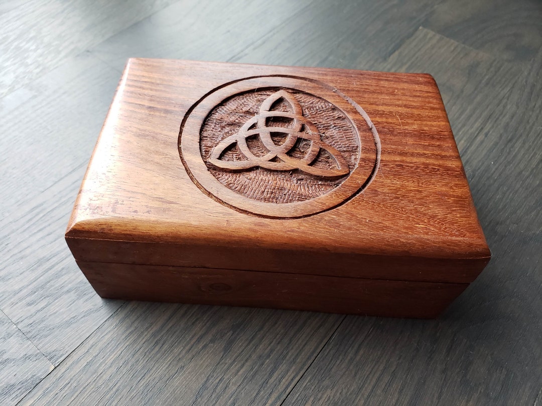 Celtic Triquetra Knot Carved Wooden Keepsake Box, Irish Wooden Decor ...