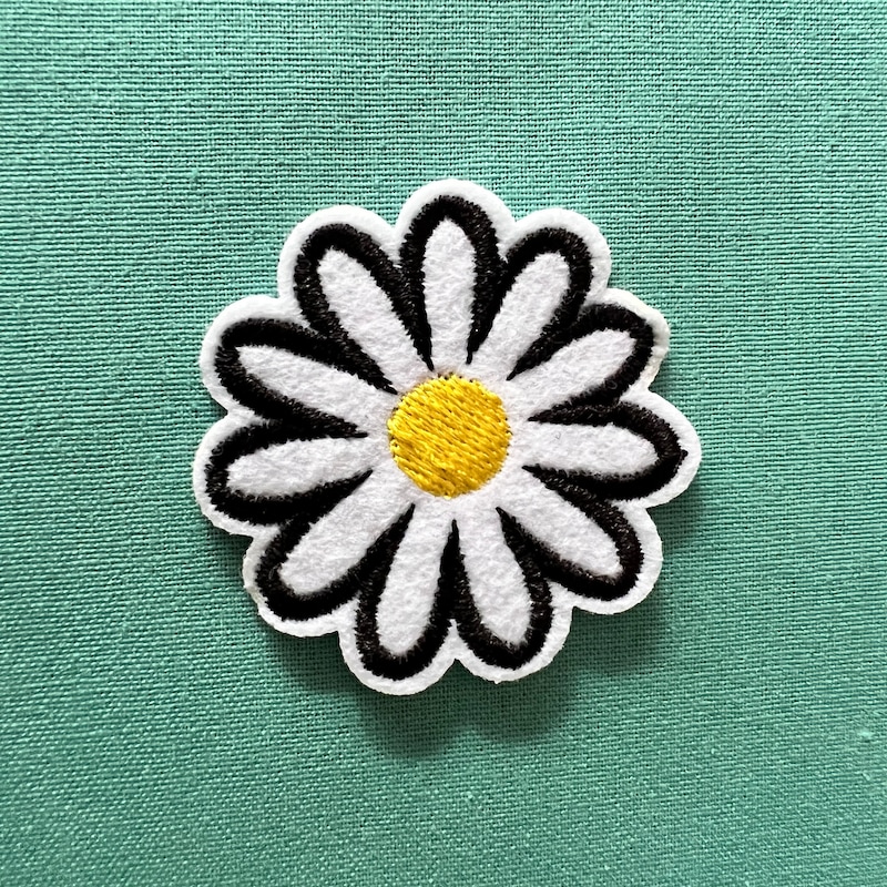 Daisy Iron on Patch - Etsy