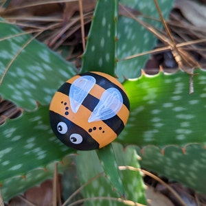 Bumblebee Painted Rocks - Etsy
