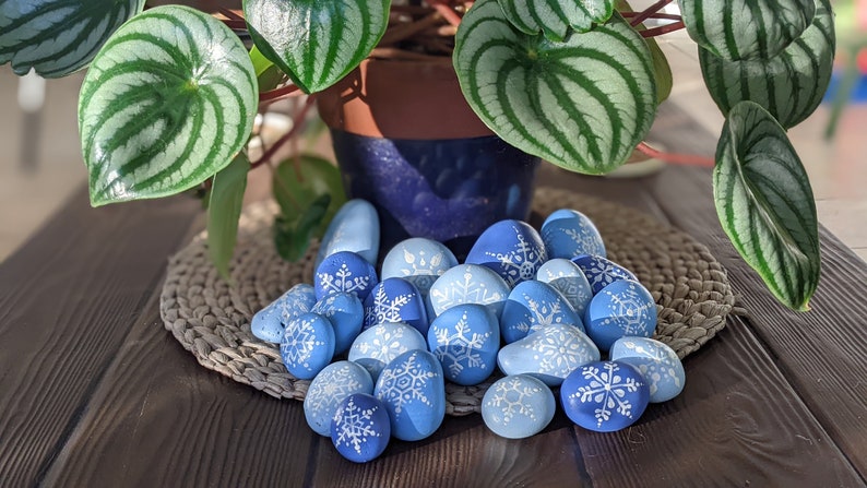 Snowflake Painted Rocks - Etsy