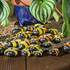 Bumblebee Painted Rocks - Etsy