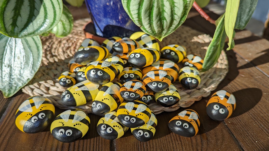 Bumblebee Painted Rocks - Etsy