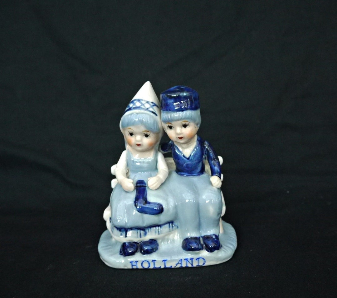 Vintage Holland Blue and White Couple Sitting on a Bench Hand Painted ...