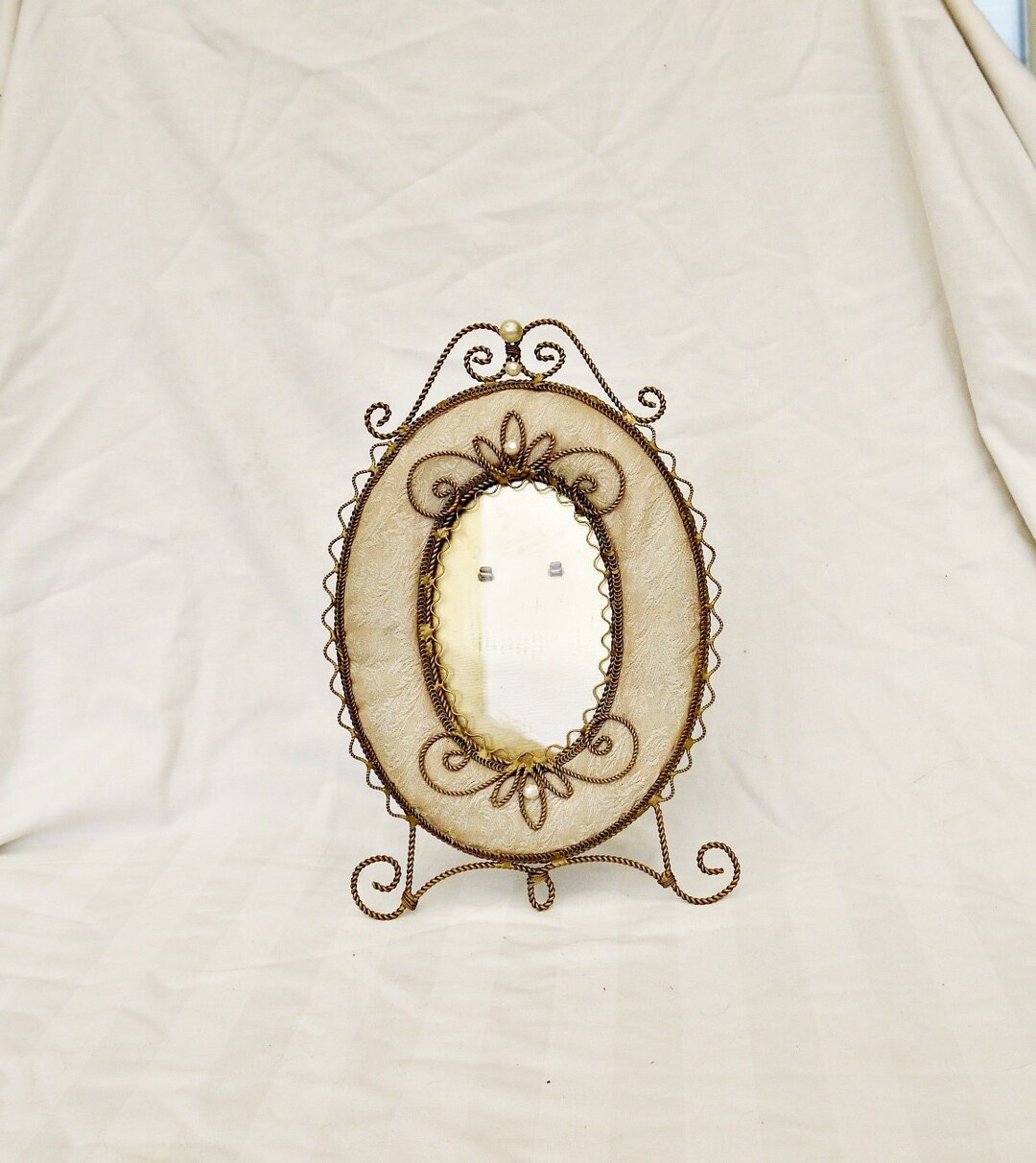 Large Victorian Style Photo Frame Vintage Metal Fabric Stand Frame Oval ...