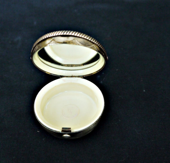antique powder compact Kigu Bouquet shaped basked 50s… - Gem