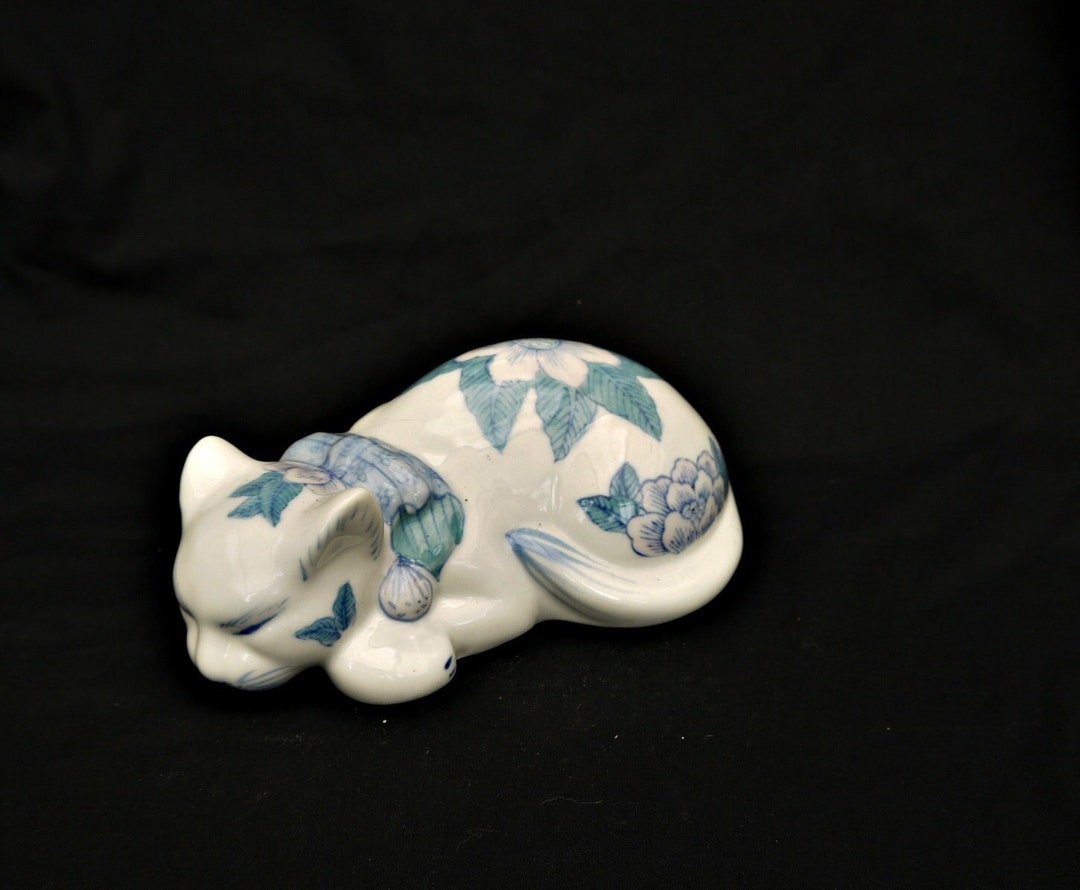 Blue and White Figurine Cat Vintage Hand Painted Statue Cat Chinese ...
