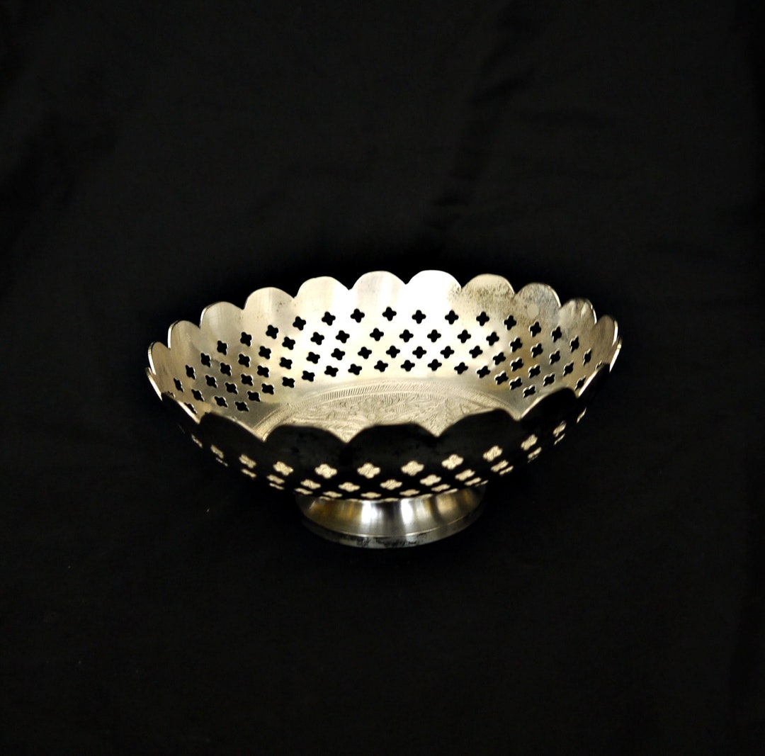 Silver Plate Bowl on Plinth Vintage Bowl Footed Silver Plate Bowl on ...